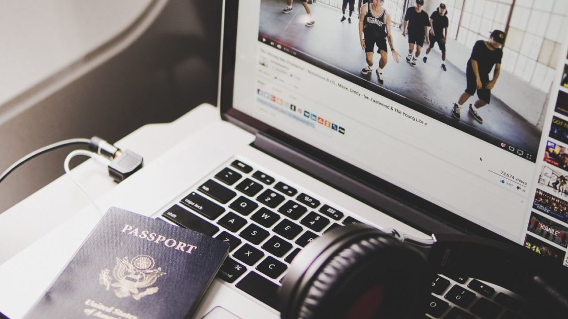 Best Laptop For Traveling | Top 10 | All Budgets | Helpful Guide - The ...