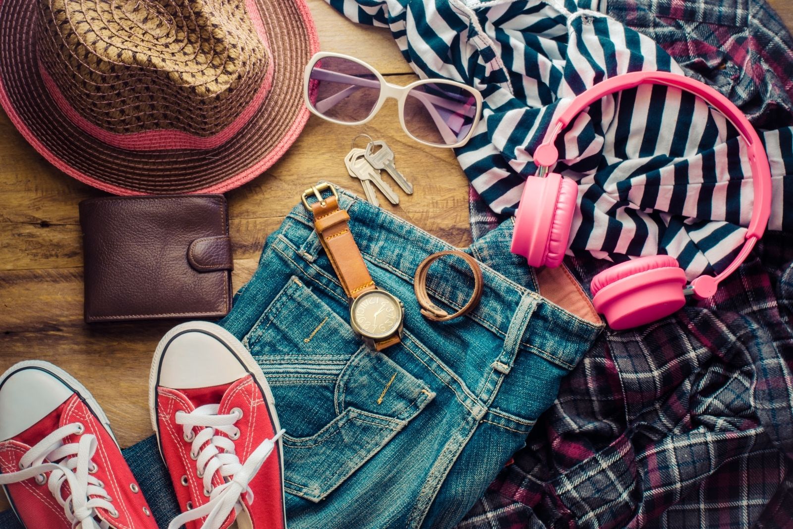 6 Easy-to-go Essentials for A Digital Nomad - The Travel Blogs