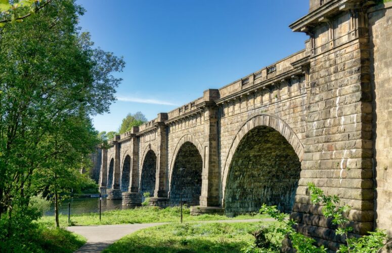 10 Amazing Water Bridges of the World | Navigable Aqueducts - The ...